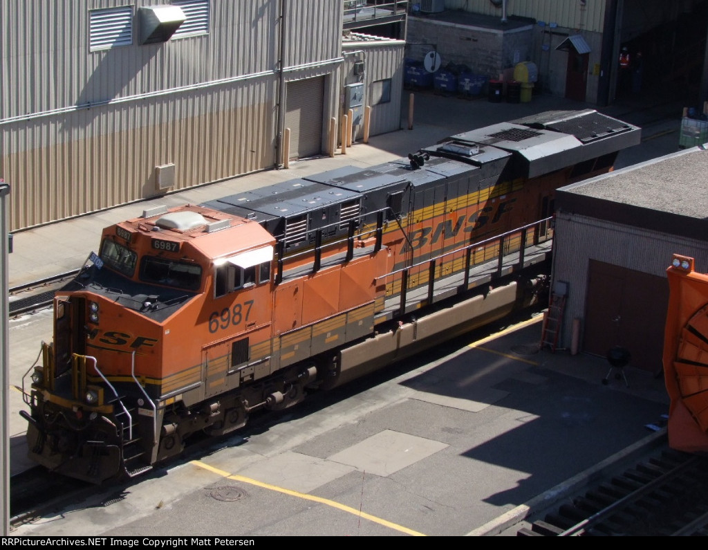 BNSF 6987